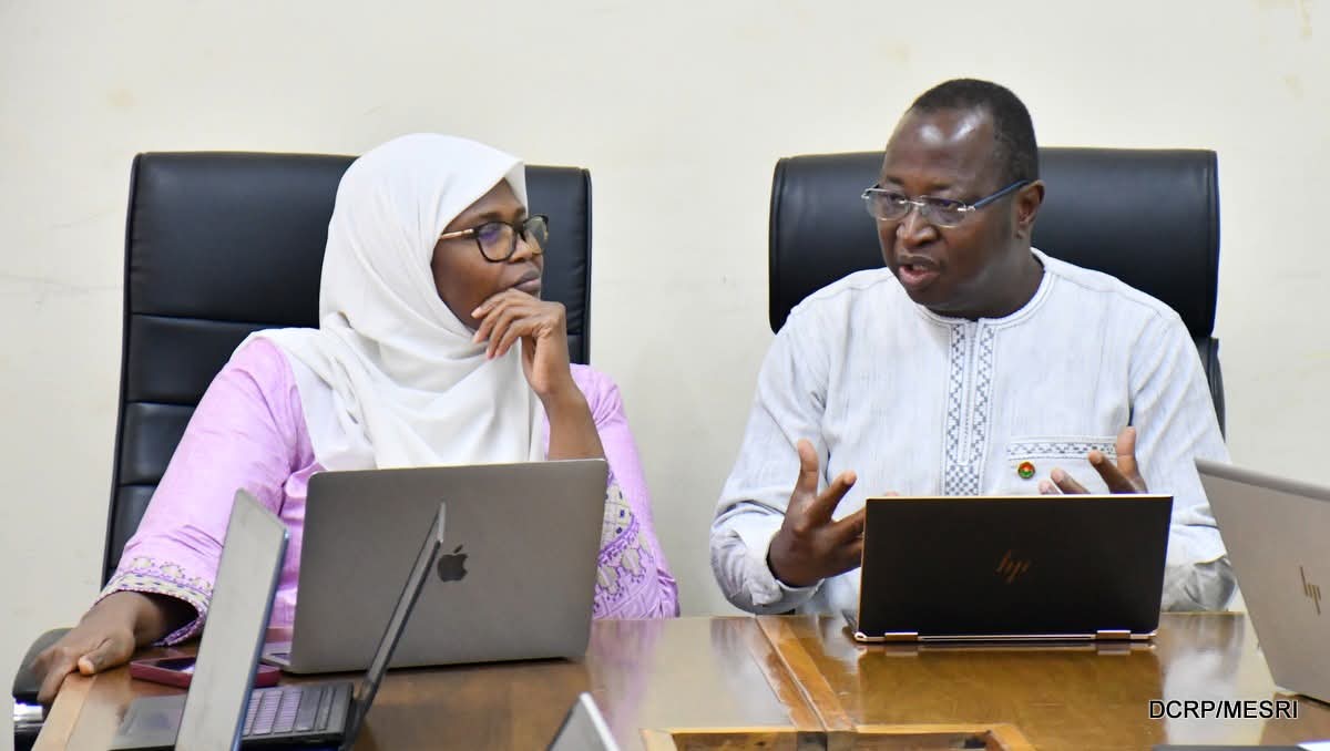 Enseignement supérieur : La Ministre en charge de la transition digitale présente le projet ...