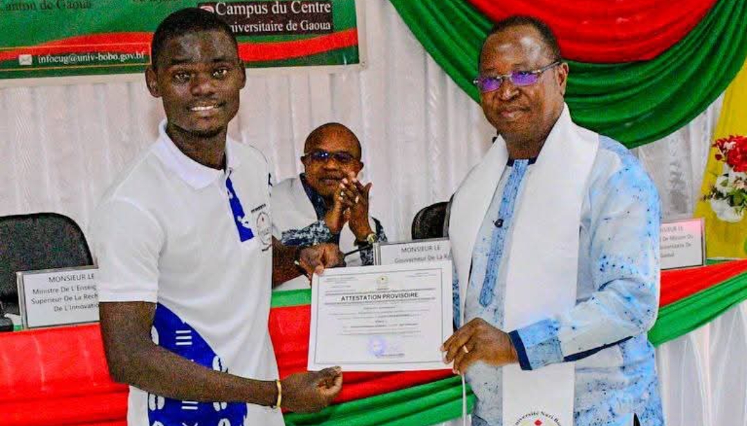 Centre Universitaire de Gaoua : 824 diplômés de Licence reçoivent leurs ...
